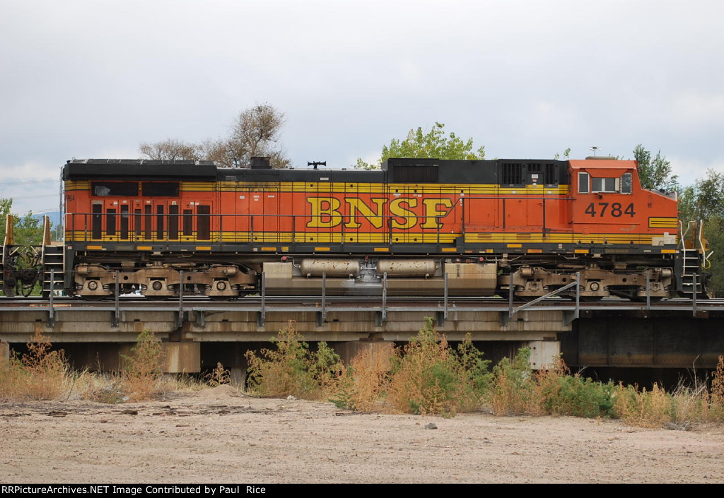 BNSF 4784